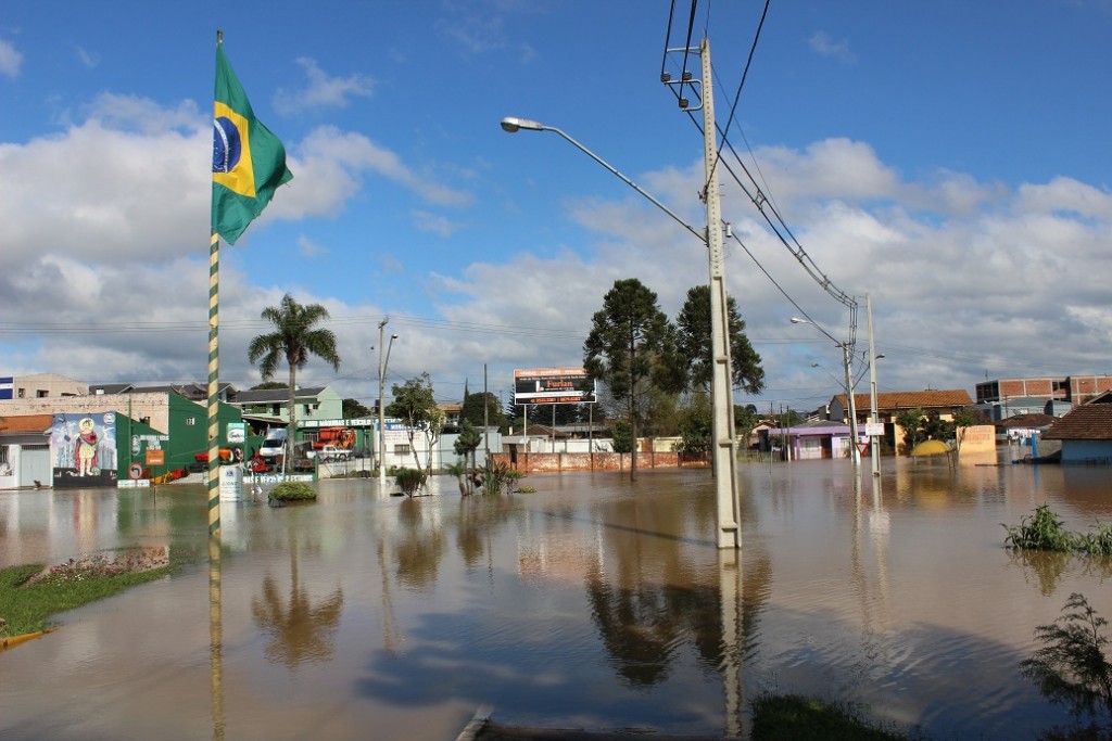 ESPECIAL: População revive as dores da enchente