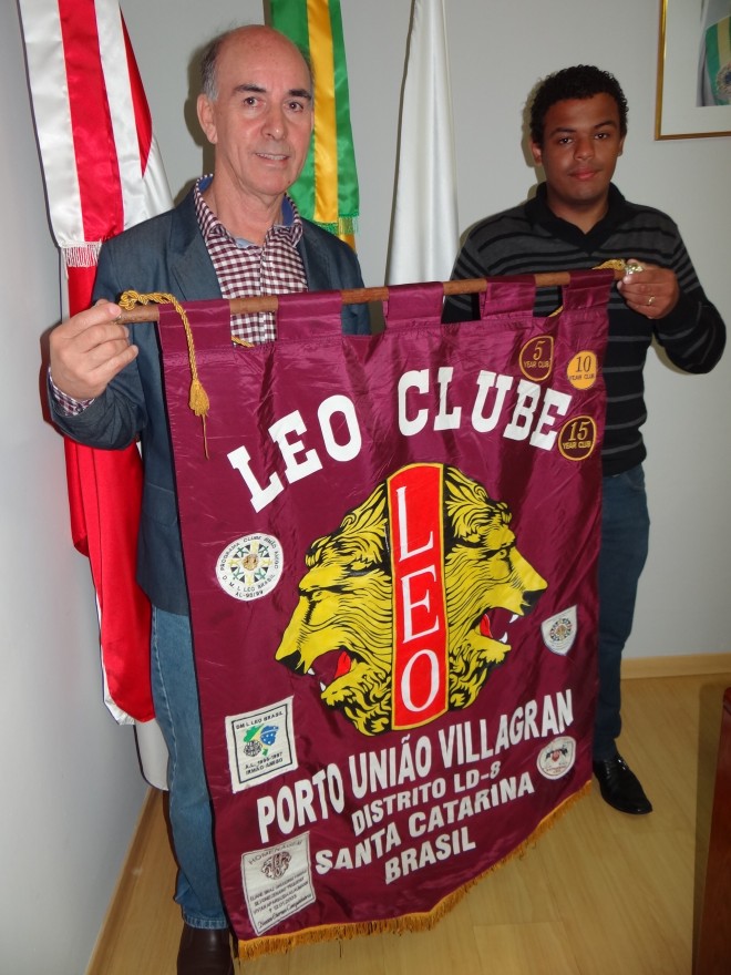 Prefeito Anízio recebe presidente do Leo Clube Prefeito Anízio recebe presidente do Leo Clube