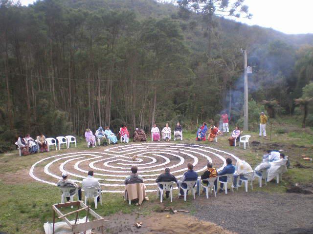 Labirinto terapêutico sugere exploração de sentidos - Vvale