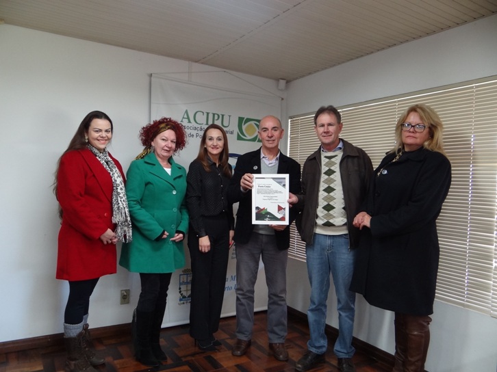 Prefeito Anízio recebe prêmio do Sebrae Prefeito Anízio recebe prêmio do Sebrae