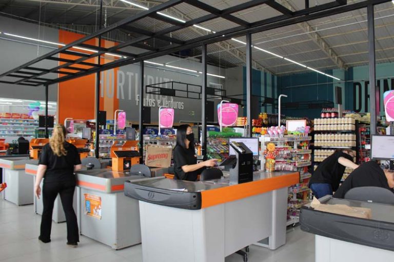 Rede de Supermercados Bahniuk reinaugura loja em Paulo Frontin