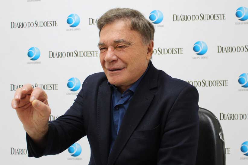 Alvaro Dias confirma pré-candidatura novamente ao Senado - Vvale