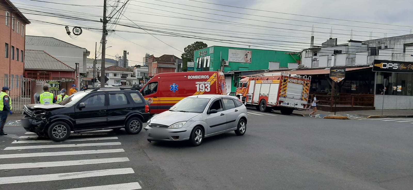 Acidente envolve dois veículos no centro de Porto União - Vvale