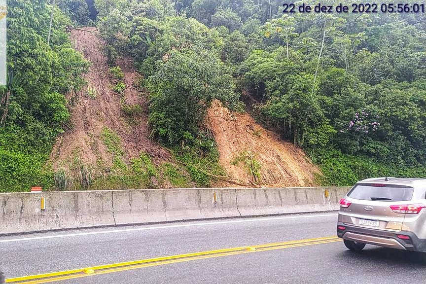 Após novas chuvas, BR-277 volta a ter pista simples - Vvale