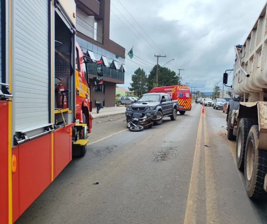 Acidente deixa feridos no bairro Santa Rosa - Vvale