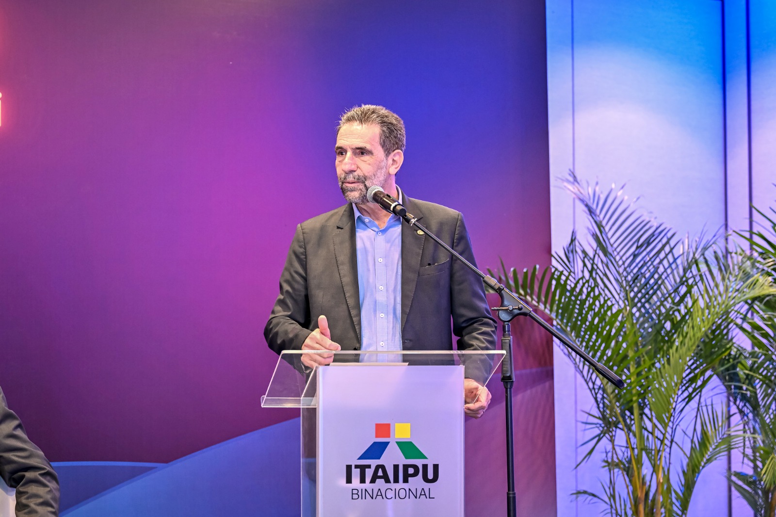 Enio Verri representa Itaipu em fórum estratégico sobre o futuro da energia